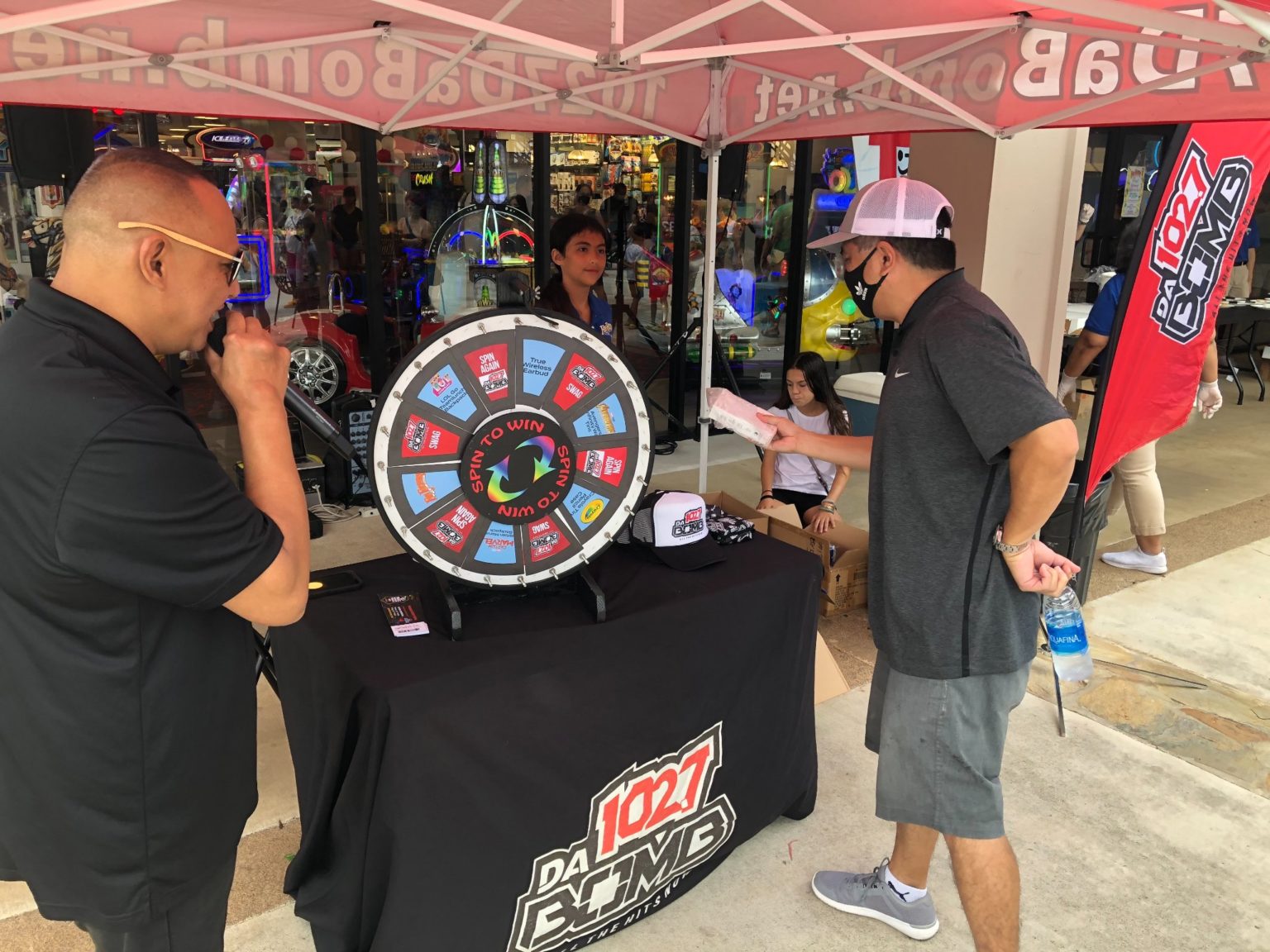 Fun Factory Grand Opening @ Town Center Of Mililani 7-6-22 with DJ Kool ...